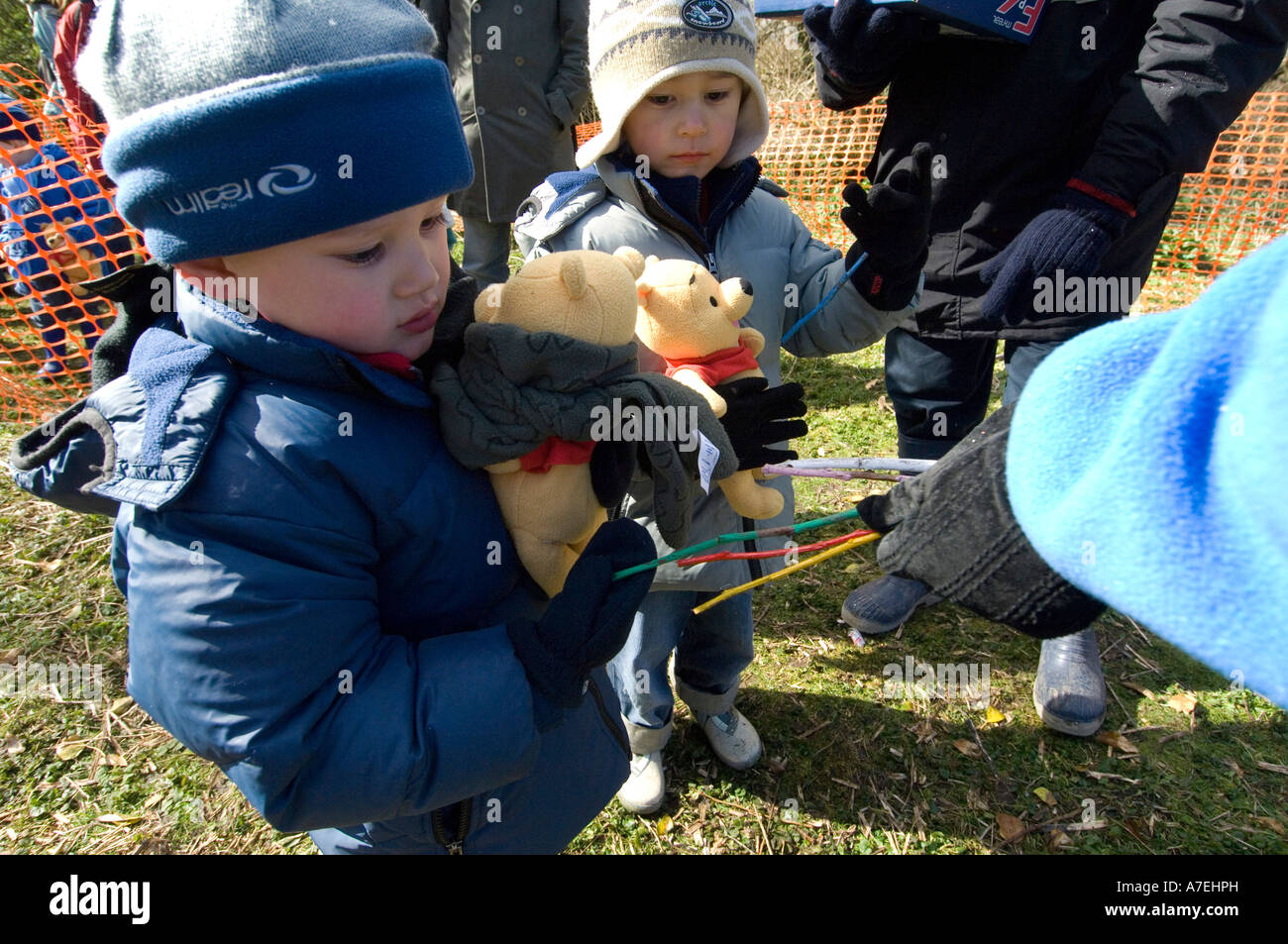 World pooh sticks championships hi-res stock photography and images - Alamy
