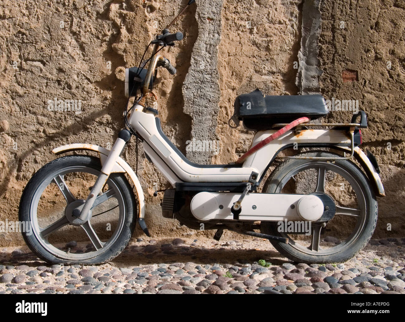 Rusty Old Moped Stock Photo - Alamy