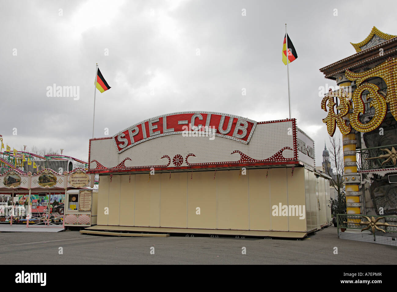 Closed gambling booth fun fair hi-res stock photography and images - Alamy