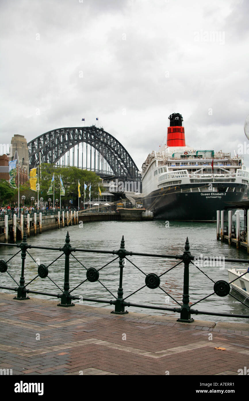 Queen elizabeth terminal 2 hi-res stock photography and images - Alamy