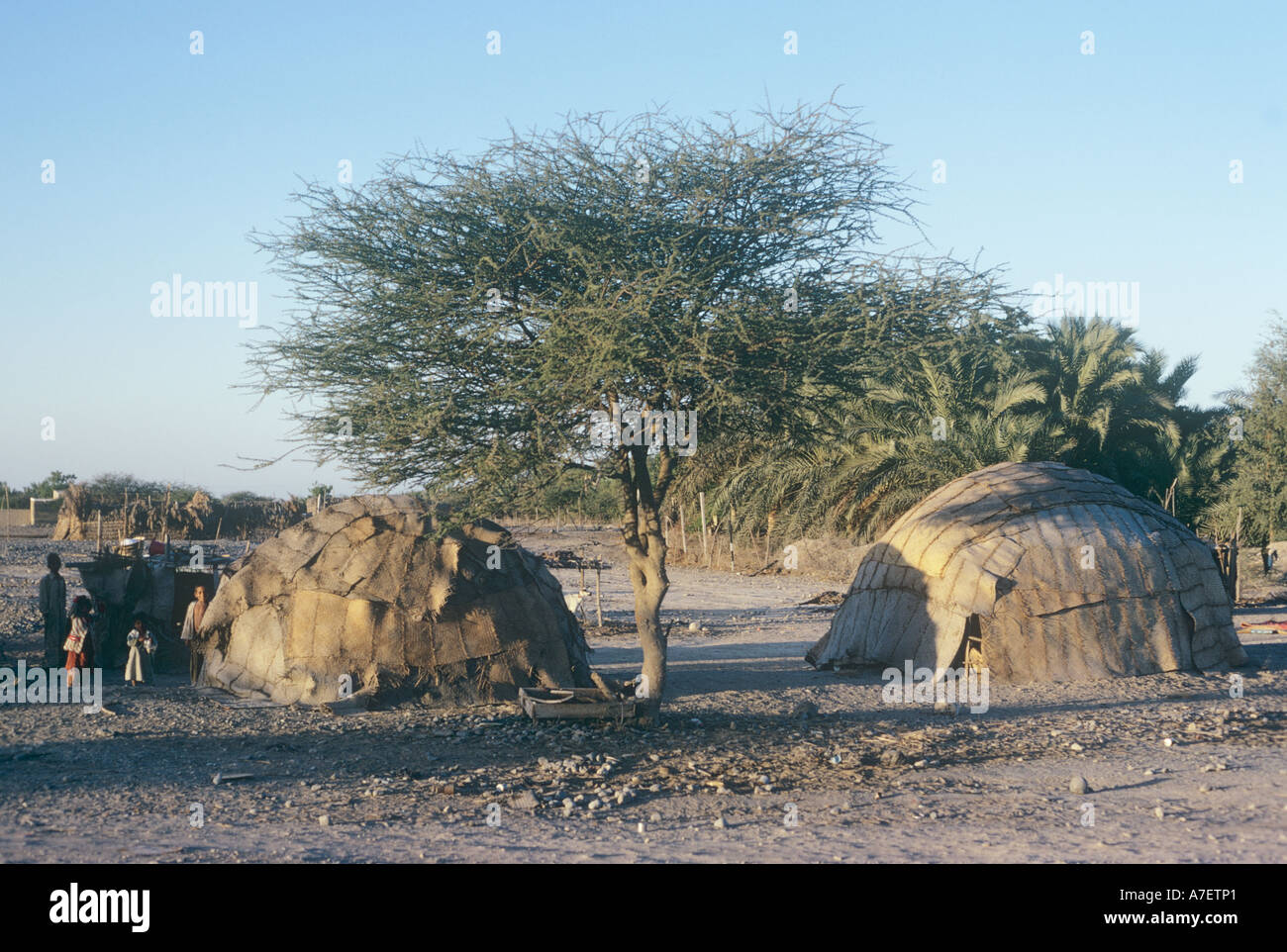 Arab huts hi-res stock photography and images - Alamy
