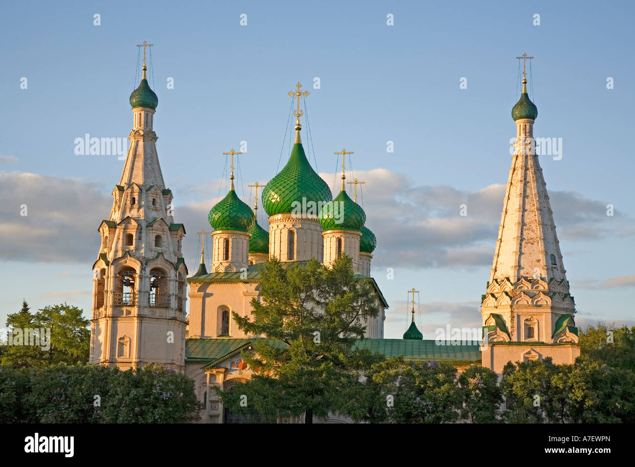 Sovetskaja Place with the Church of Elijah the Prophet, Yaroslavl ...