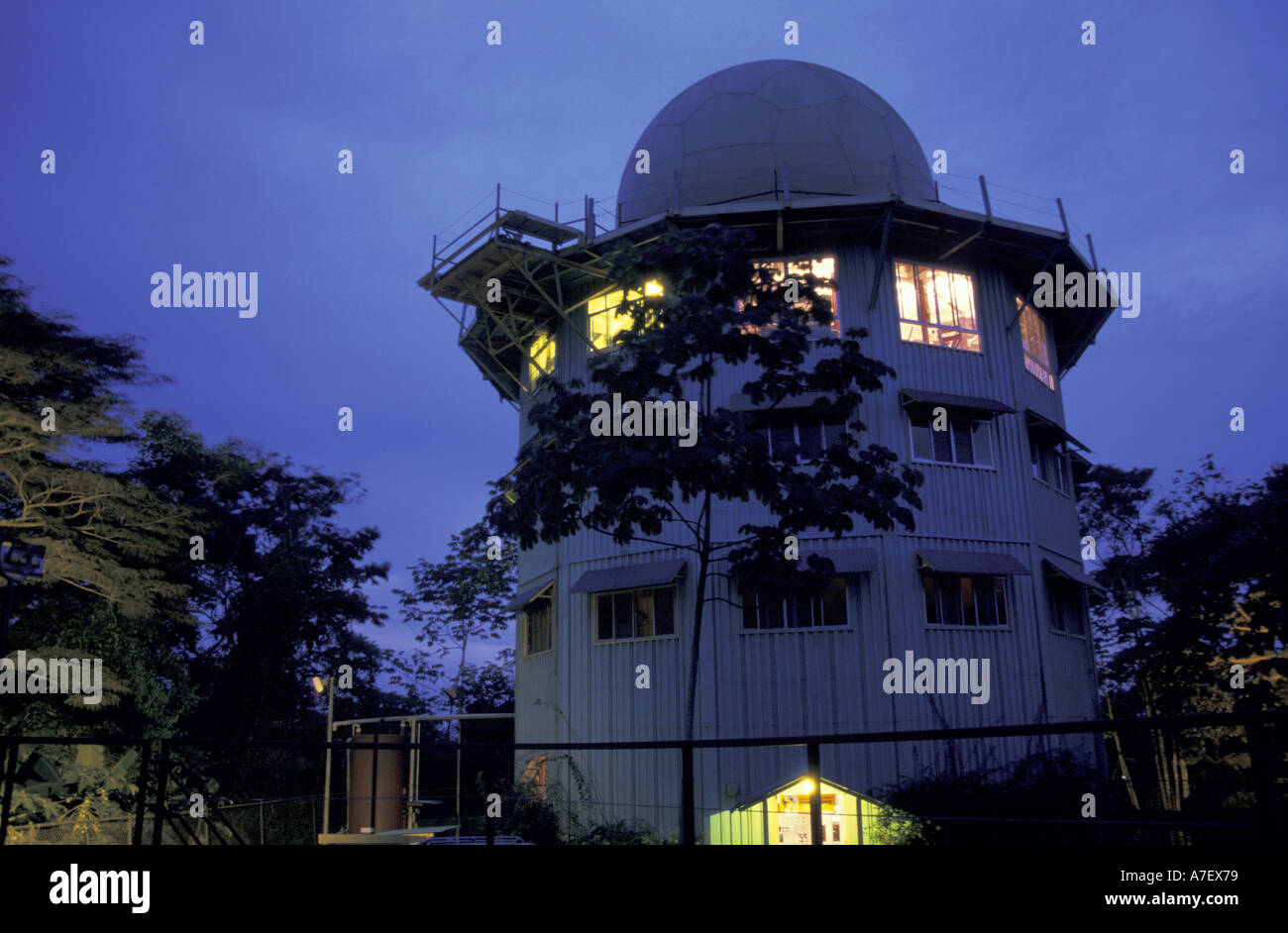 Canopy tower panama hi-res stock photography and images - Alamy