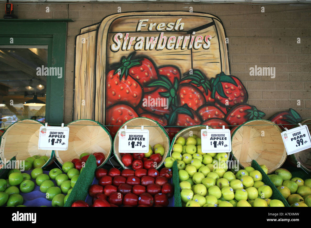 Fruit market in America Stock Photo - Alamy