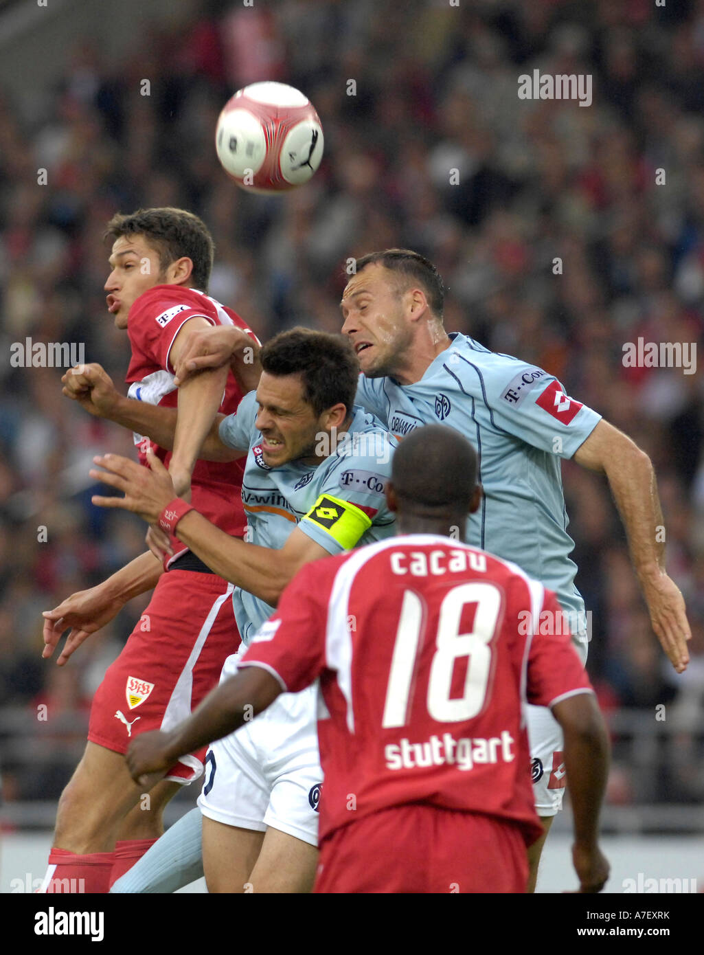 Header duel Milorad PEKOVIC (right) and Manuel FRIEDRICH (middle) FSV ...