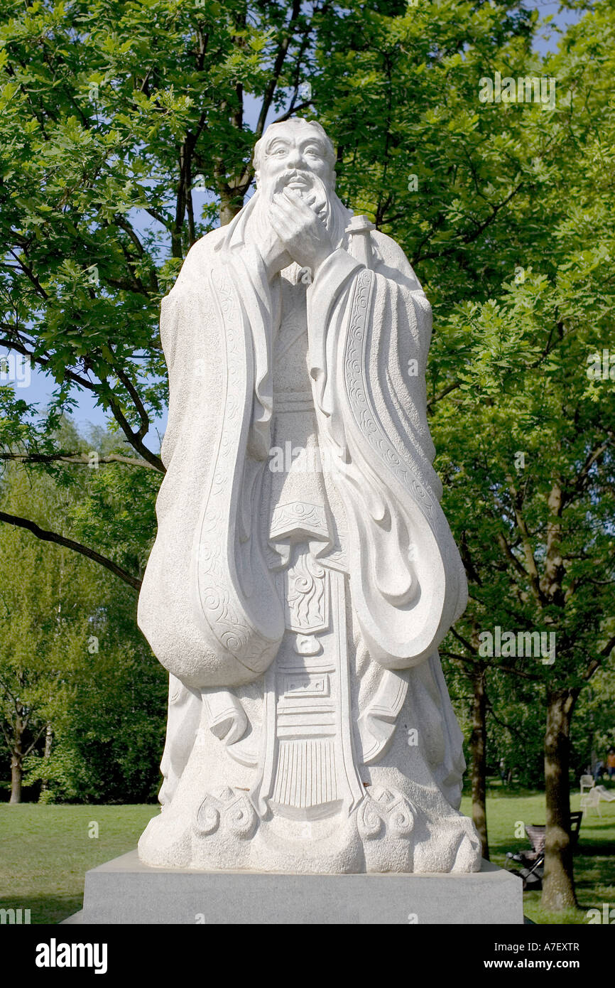 Statue of Confucius Stock Photo - Alamy