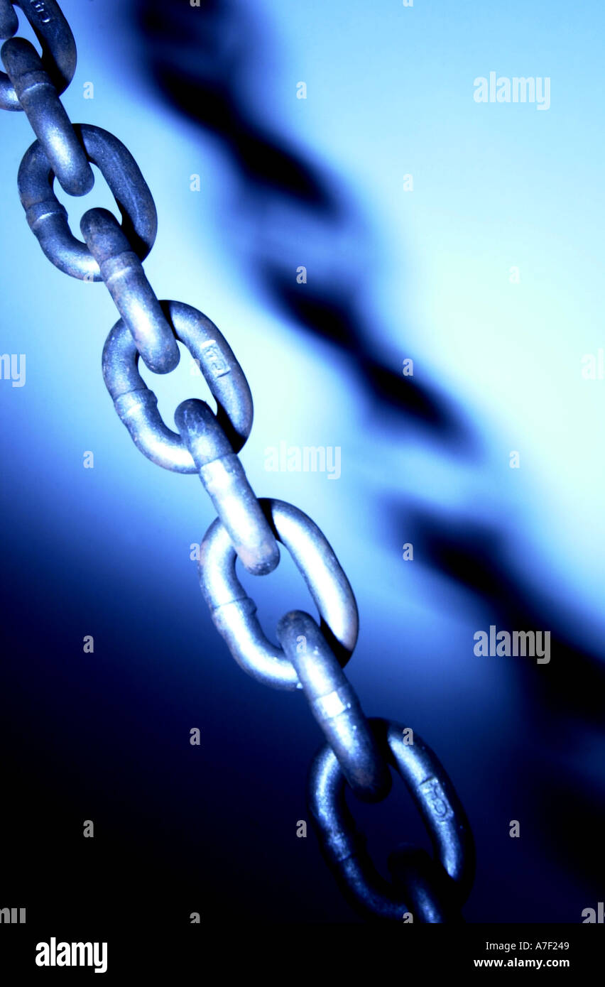 Vertical color studio shot of heavy chain Stock Photo - Alamy