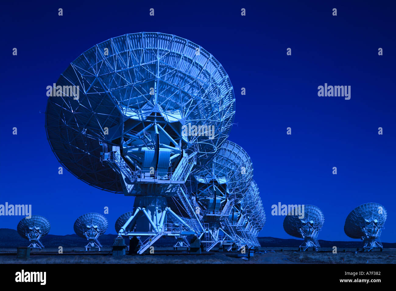 Radio telescopes night sky hi-res stock photography and images - Alamy