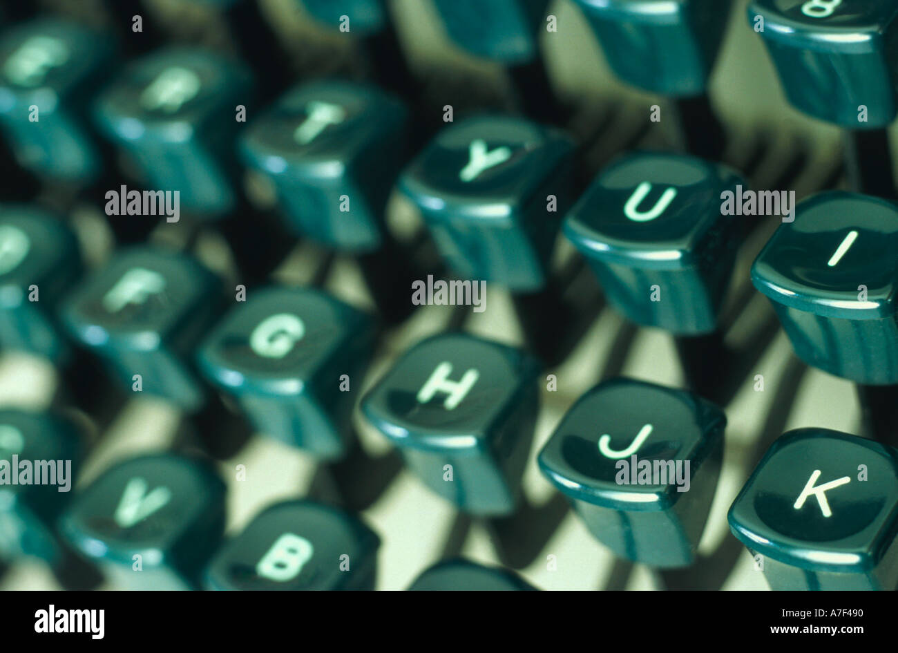 News reporter typing hi-res stock photography and images - Alamy