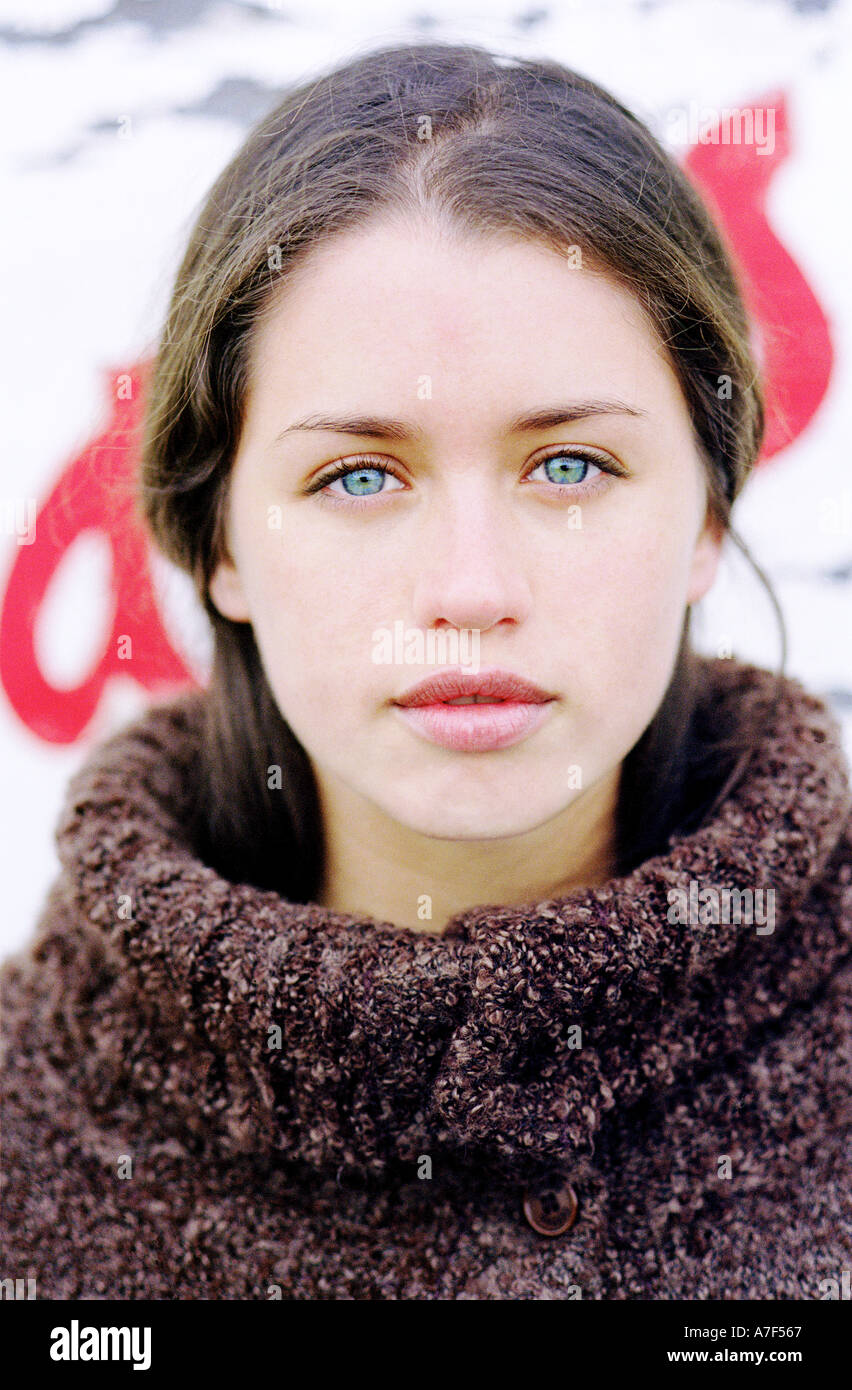 Attractive woman in baggy hi-res stock photography and images - Alamy