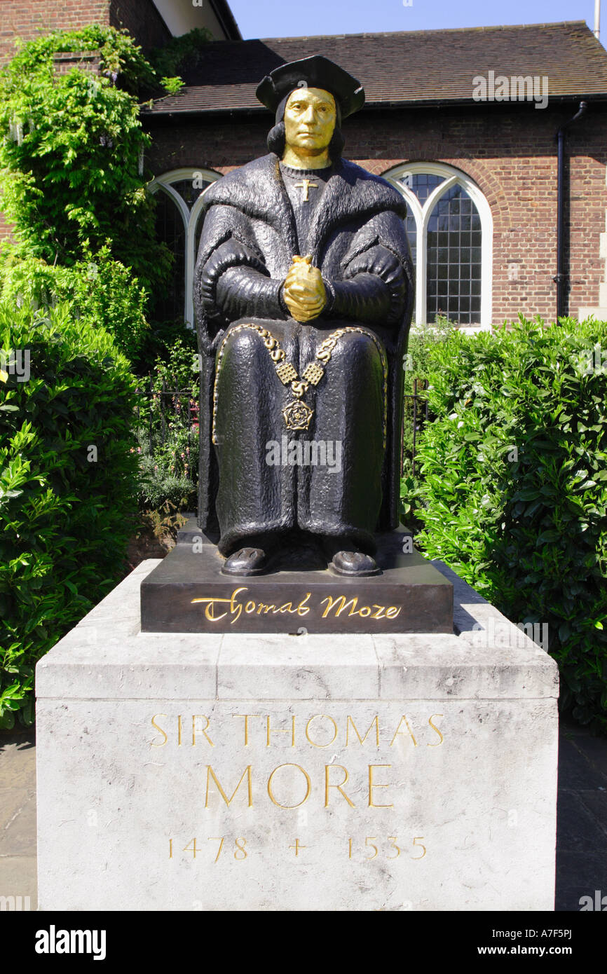 Statue of Thomas More on Chelsea Embankment London Stock Photo - Alamy