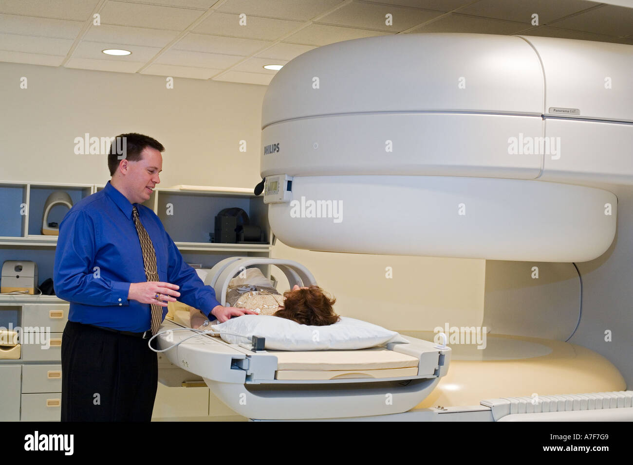 Mri machine hi-res stock photography and images - Alamy