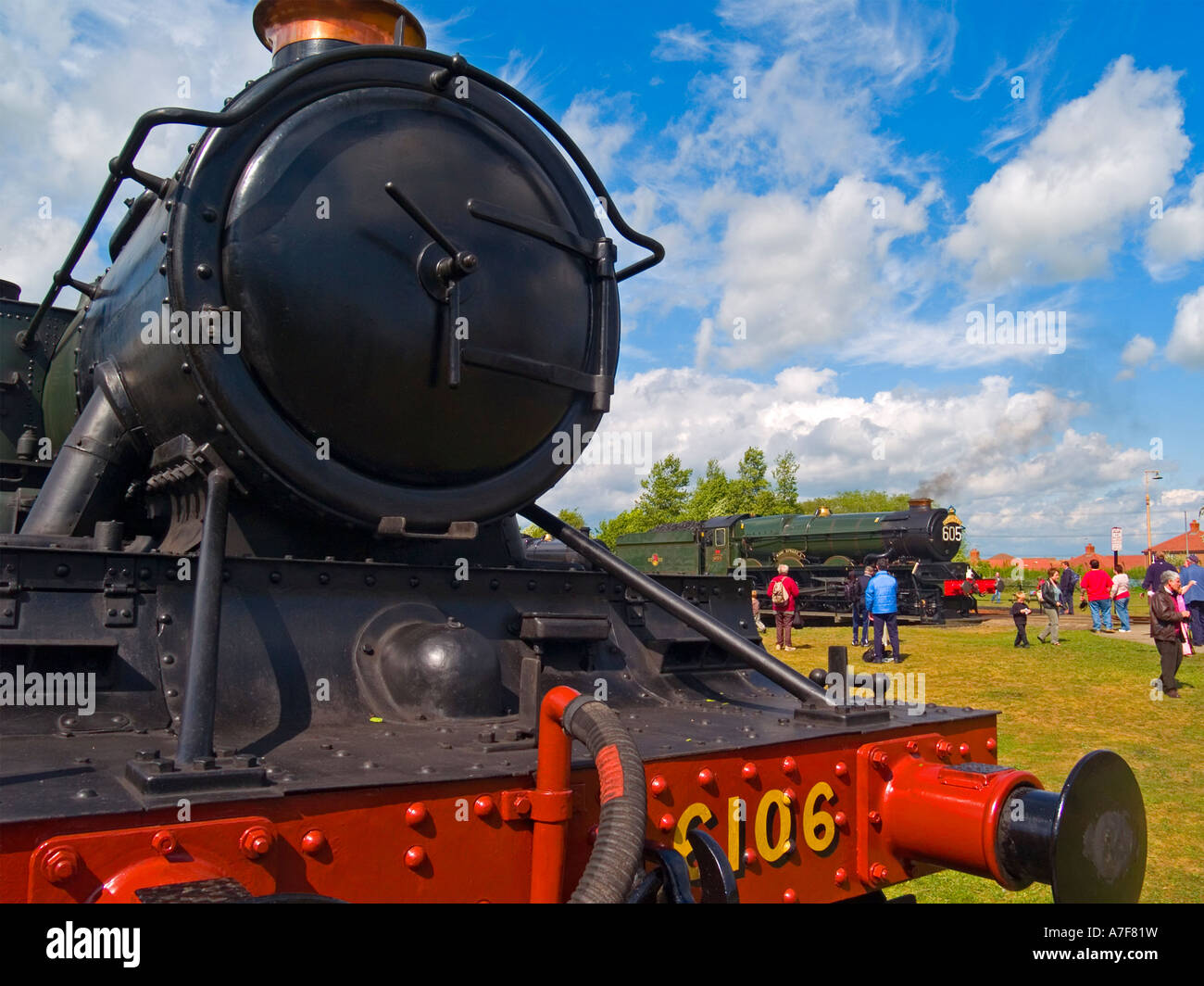Vintage Great Western Railway steam train at Didcot Railway Centre May ...
