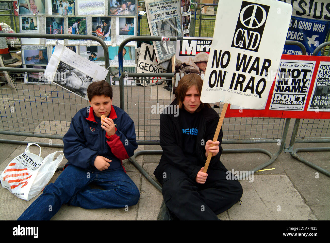 Two 2 lads males hi-res stock photography and images - Alamy