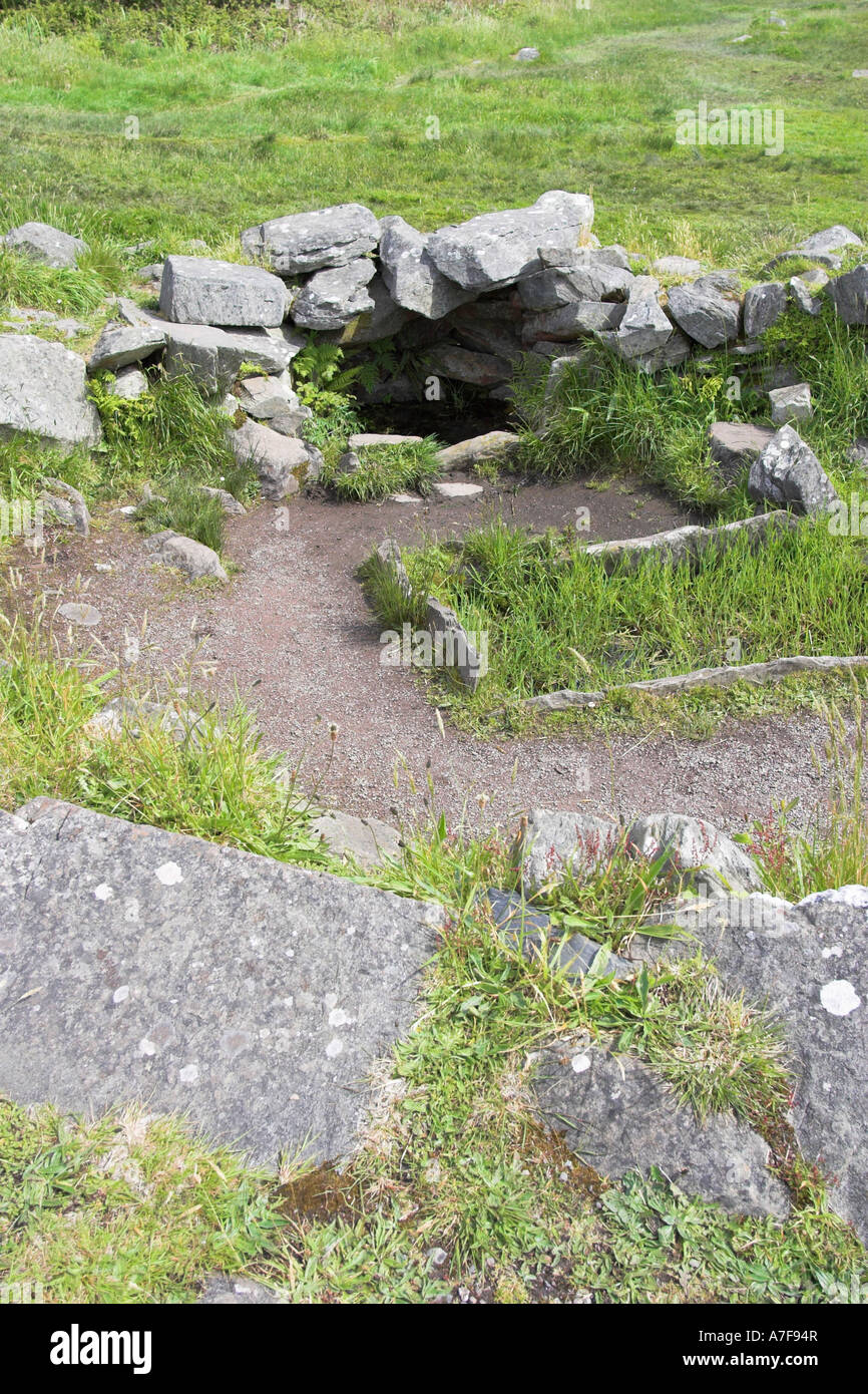 Drombeg Fulacht Fiadh A druid cooking site at Drombeg Stone Circle Co ...