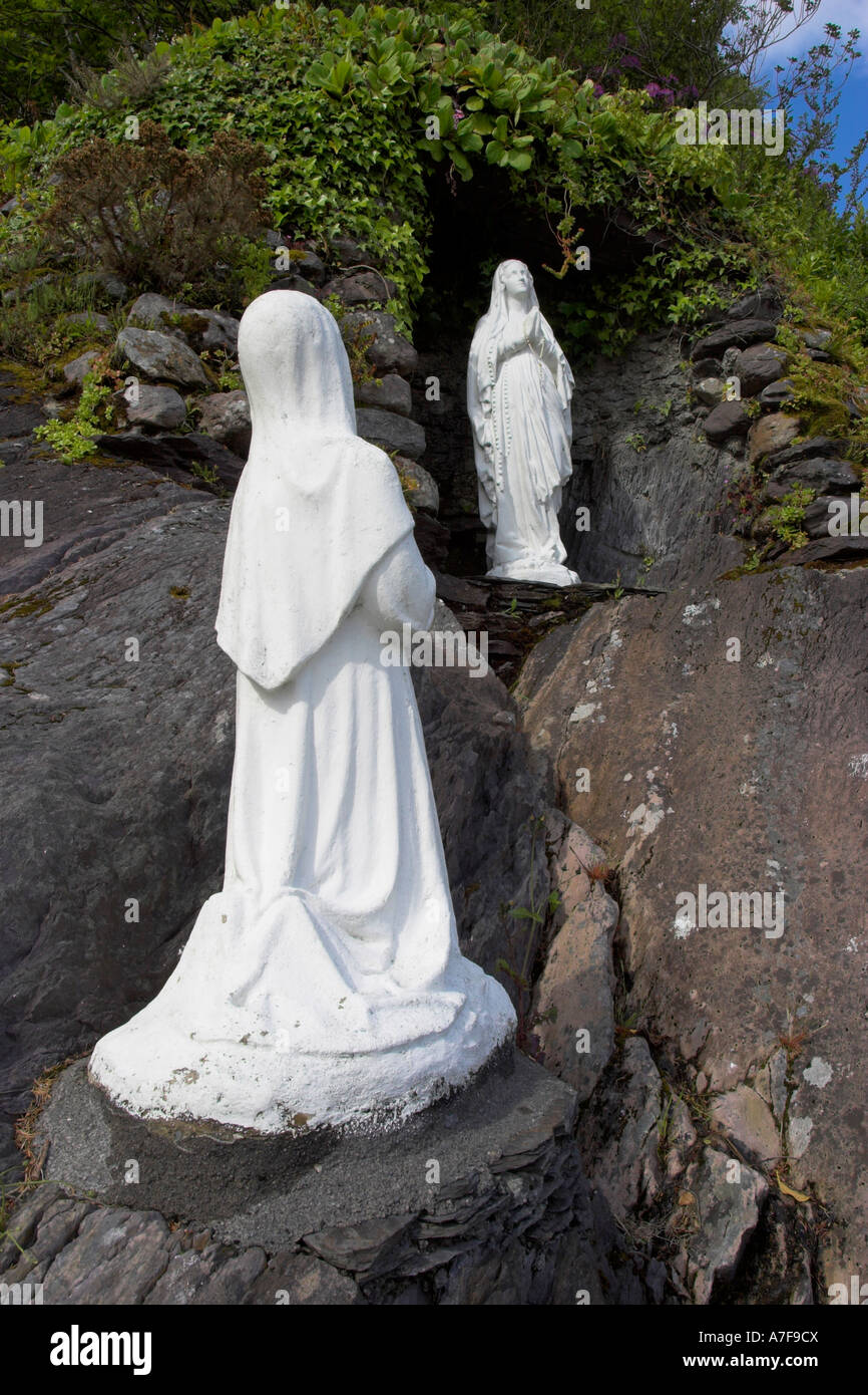Statue of mary in a grotto hi-res stock photography and images - Alamy