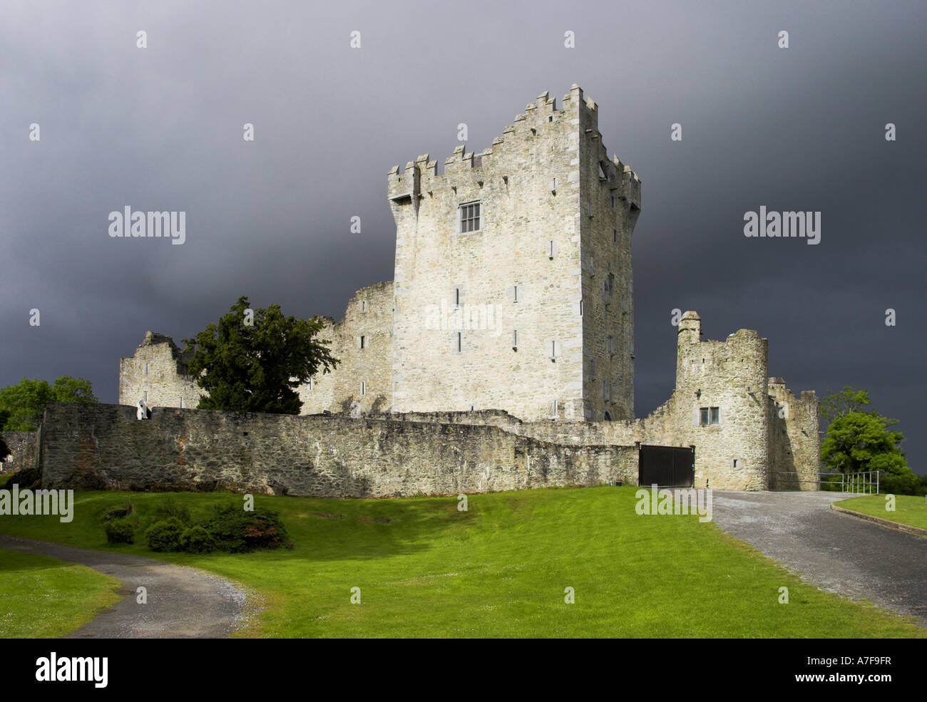 1400s ireland hi-res stock photography and images - Alamy