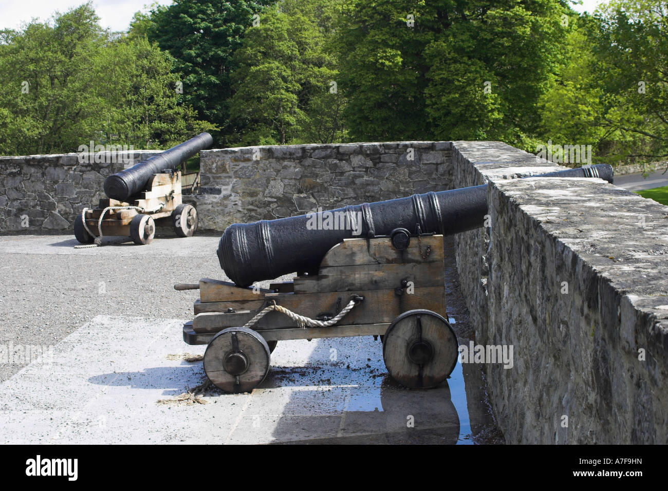 Cannon at ross castle hi-res stock photography and images - Alamy