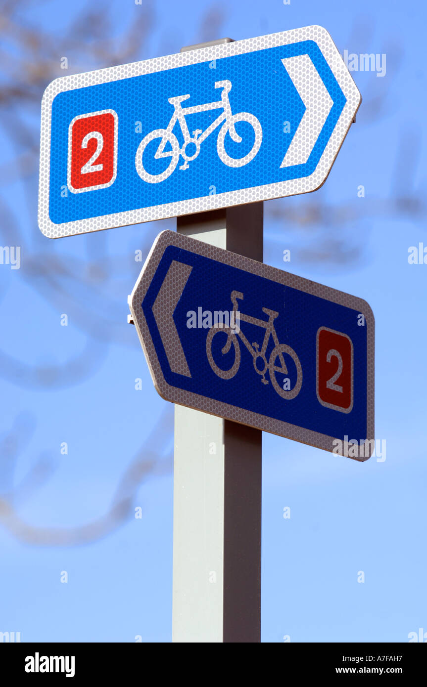 Cycle path sign, Dorset Britain UK Stock Photo - Alamy