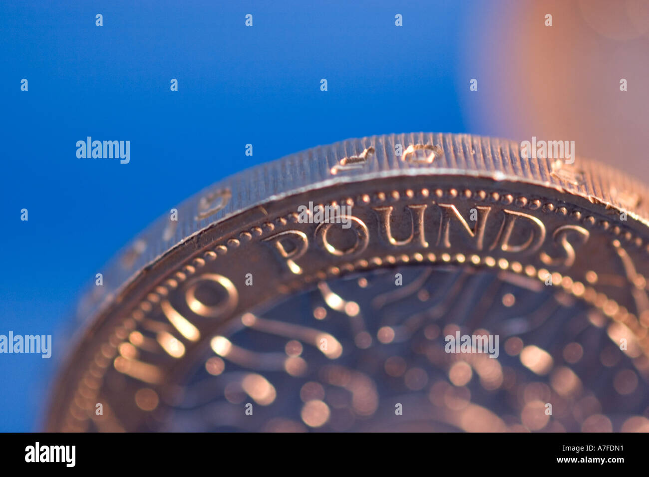 Two pound coins sterling cash of UK Currency Stock Photo - Alamy
