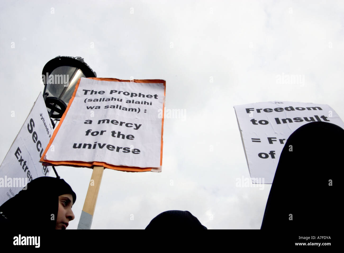 Hijab cartoon hi-res stock photography and images - Alamy