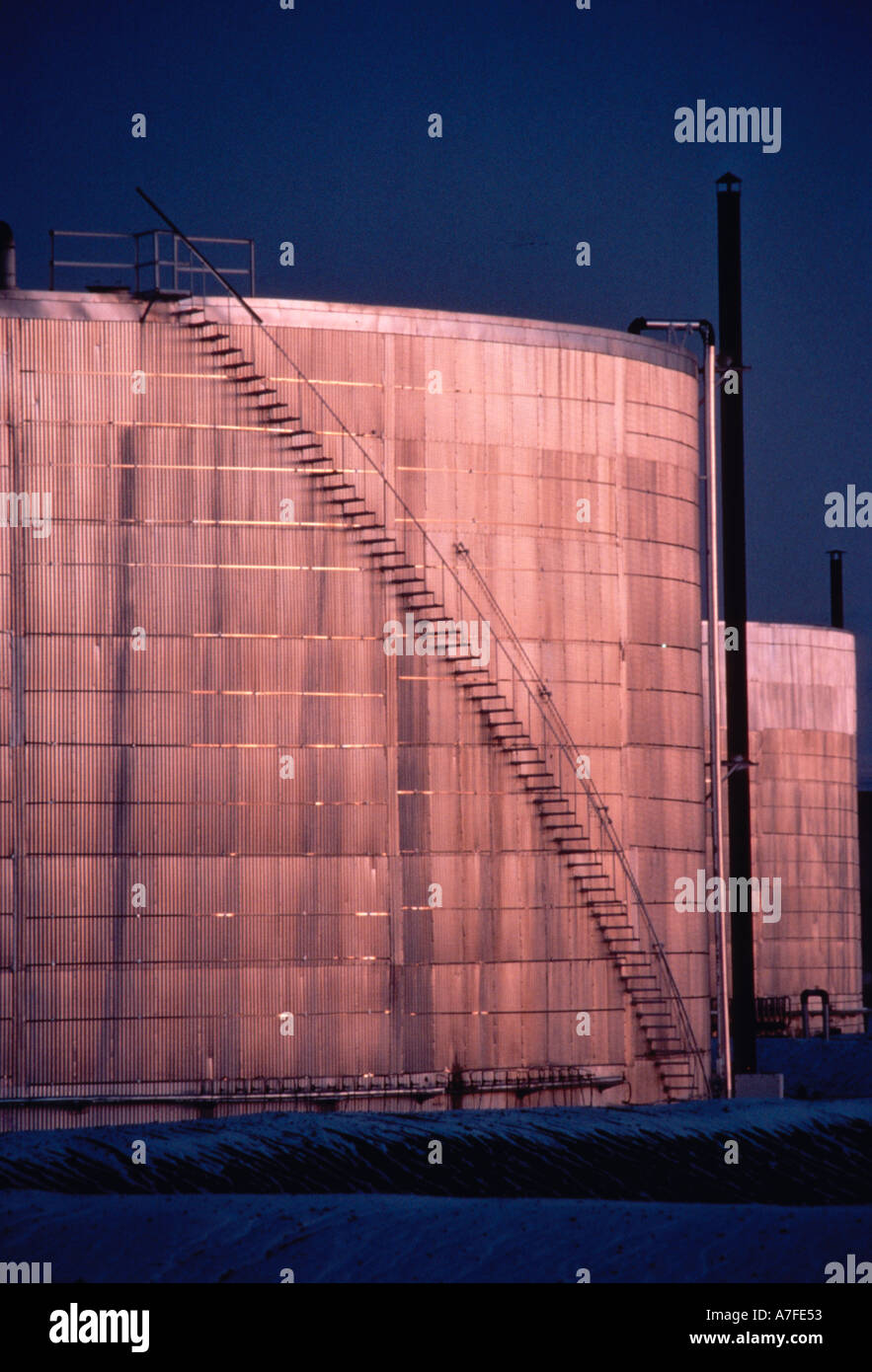 Oil refinery storage tanks Stock Photo - Alamy