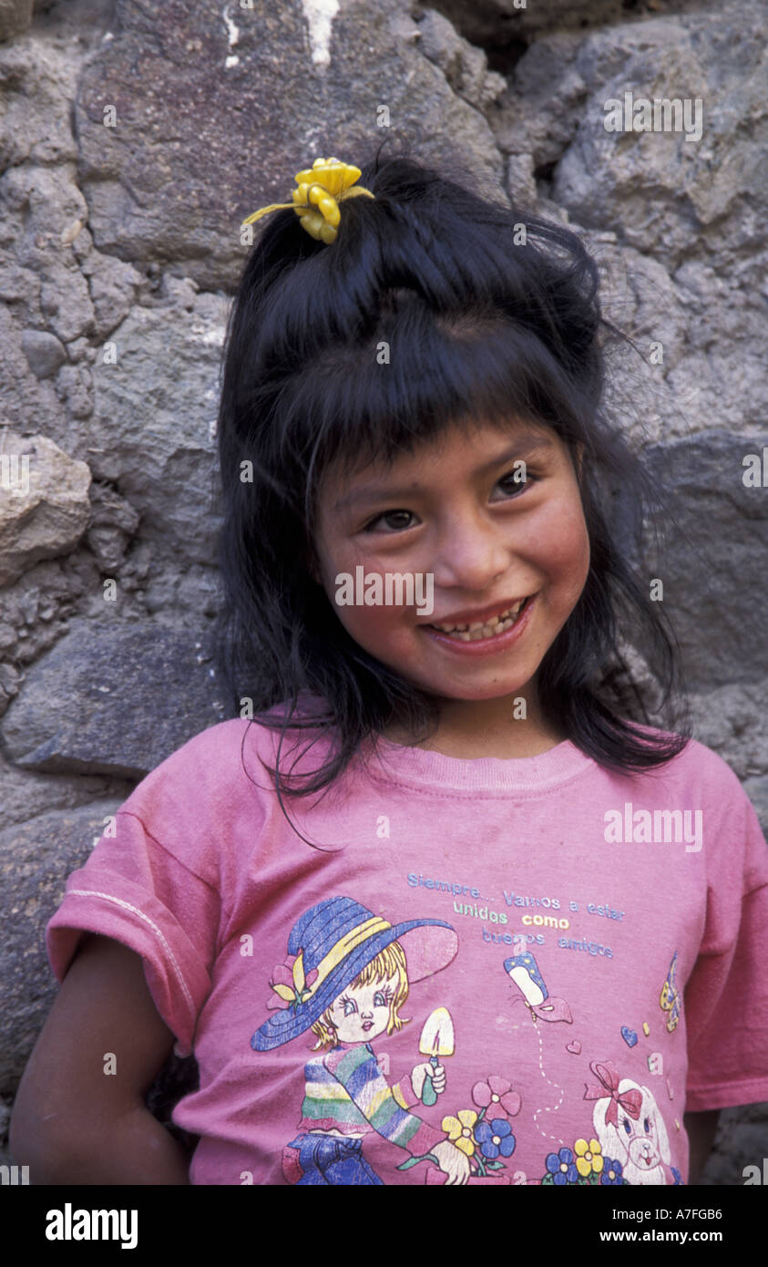 Peruvian girl ollantaytambo peru south hi-res stock photography and ...