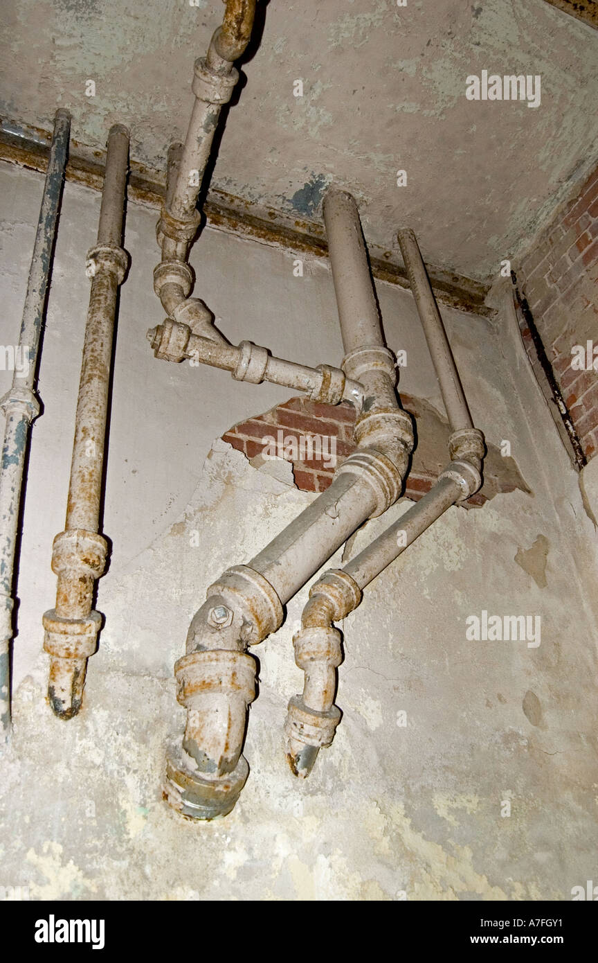 Old metal pipes hi-res stock photography and images - Alamy