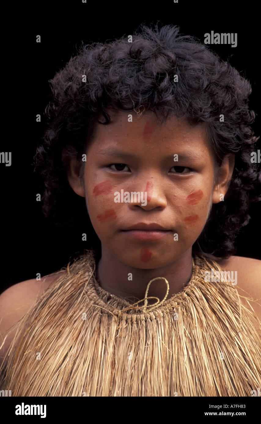 Yagua indian hi-res stock photography and images - Alamy