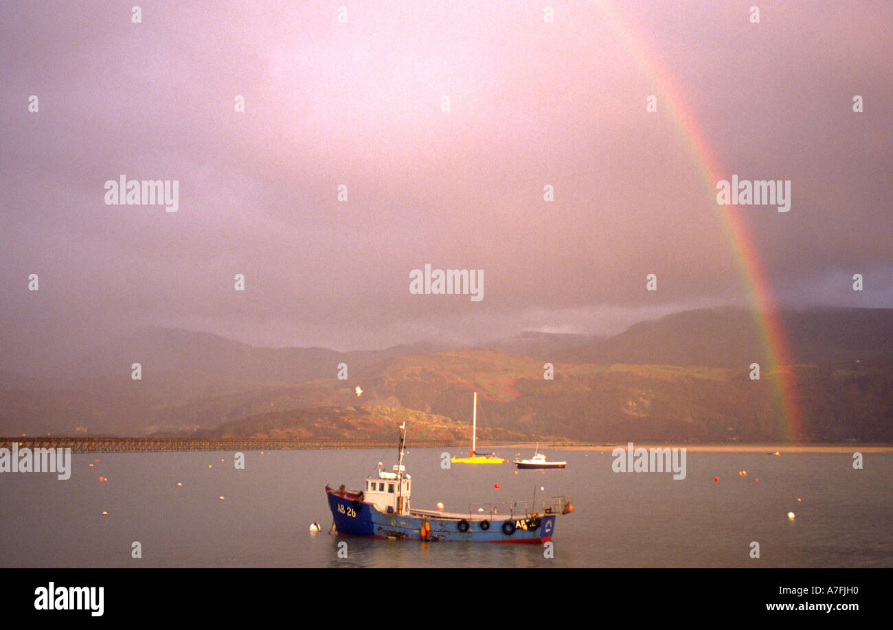 Rainbow weather colours rain sky hi-res stock photography and images ...