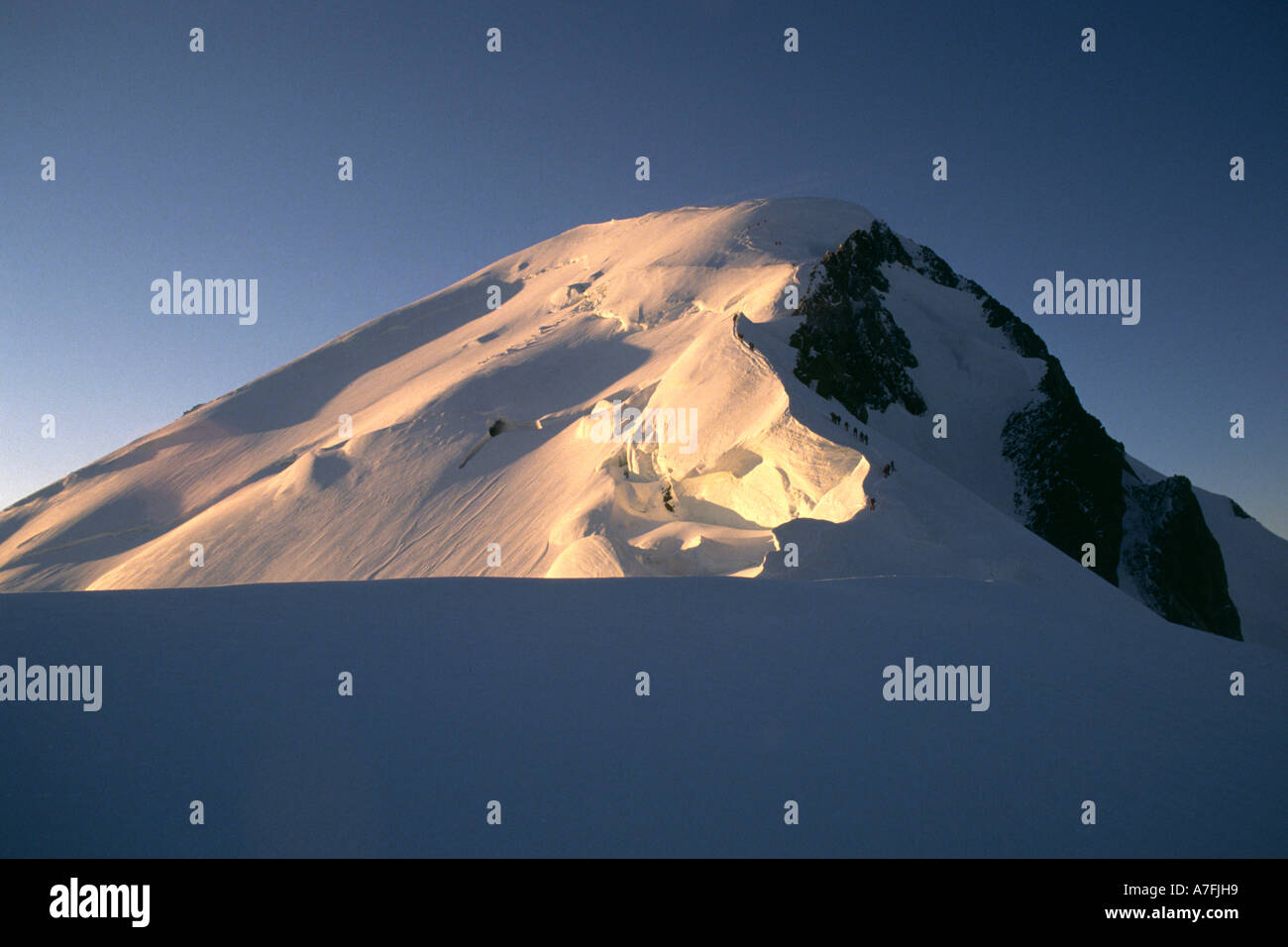 Vallot refuge hi-res stock photography and images - Alamy