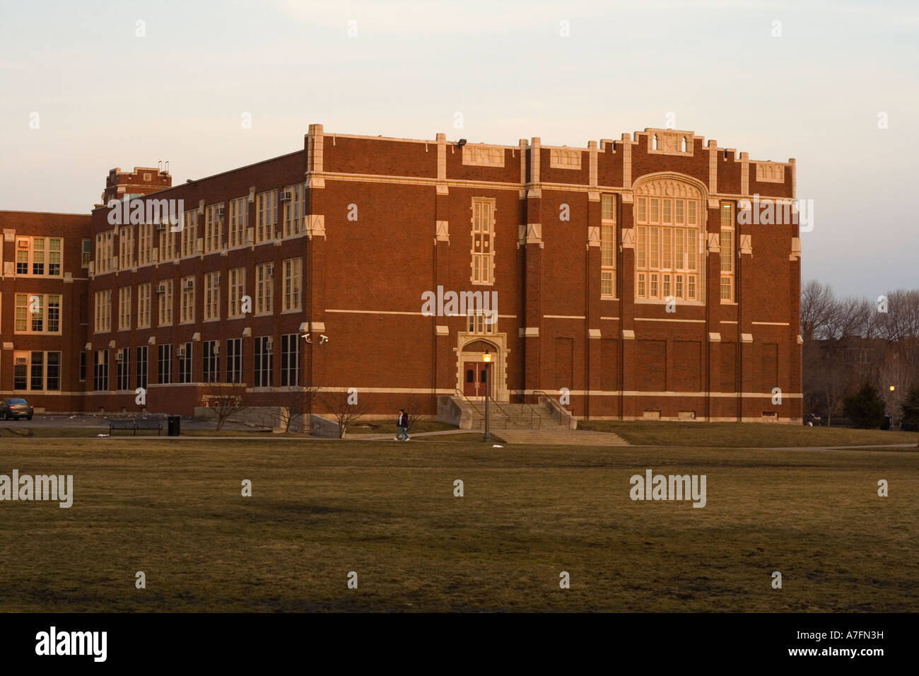 High school building usa hi-res stock photography and images - Alamy