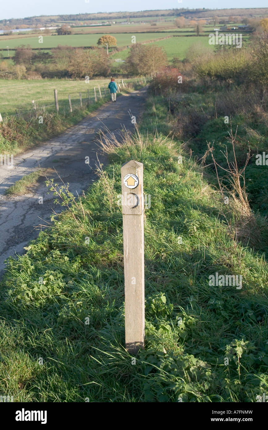 arrow footpath sign Stock Photo - Alamy
