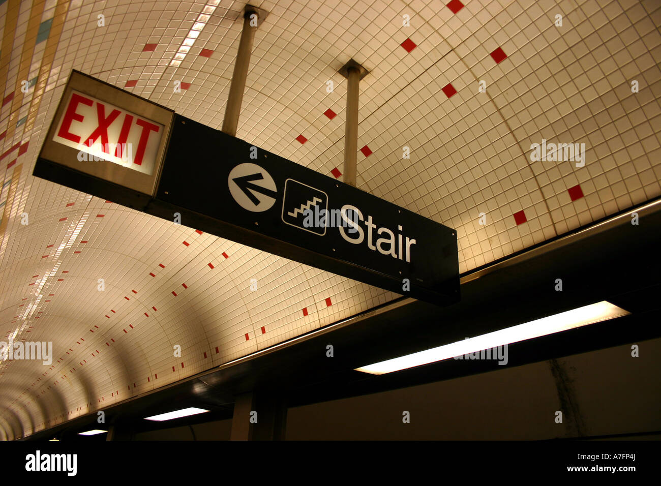 Chicago metro signage hi-res stock photography and images - Alamy