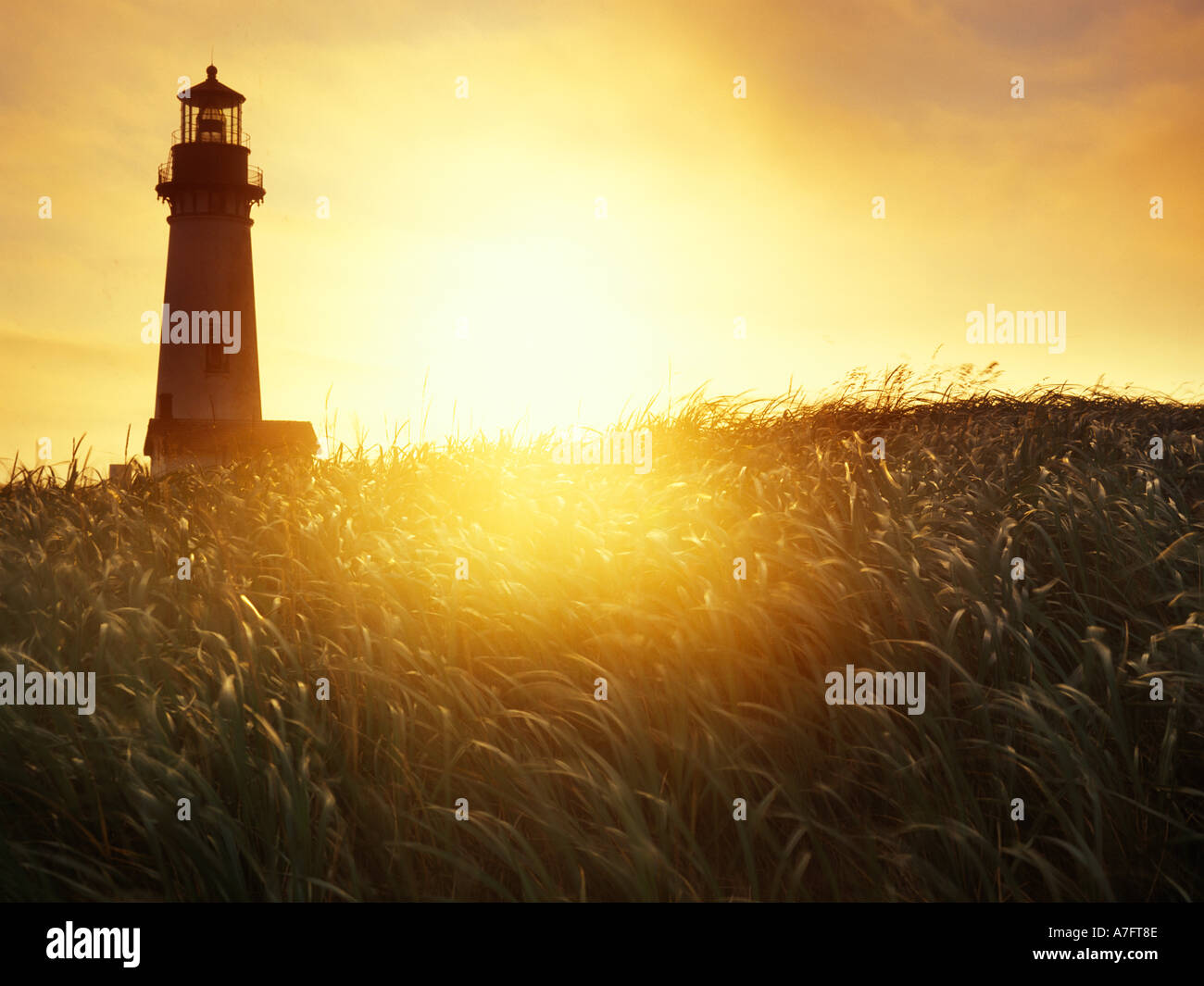 Sun sets behind the lighthouse hi-res stock photography and images - Alamy