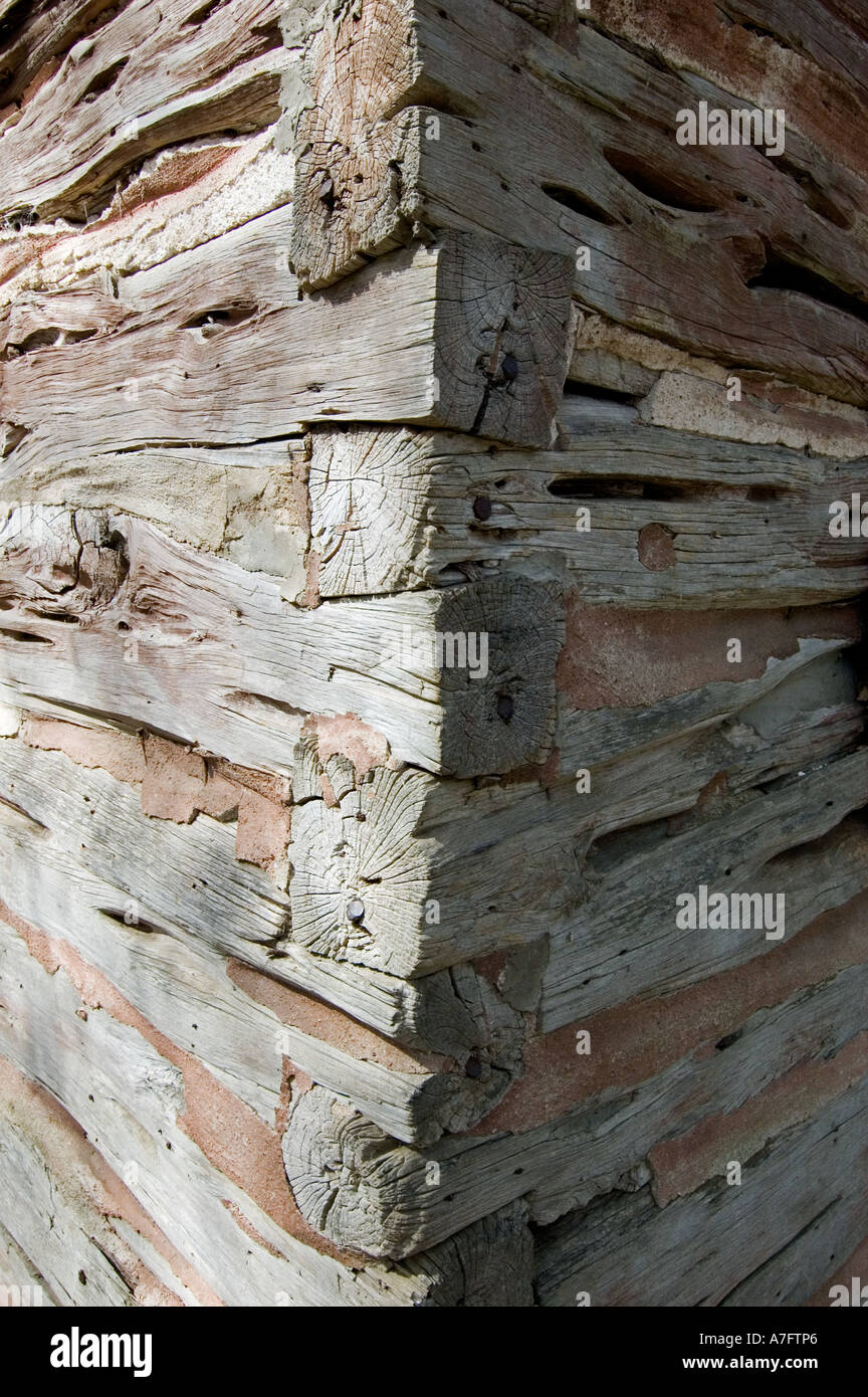 Corner of log cabin house Stock Photo - Alamy