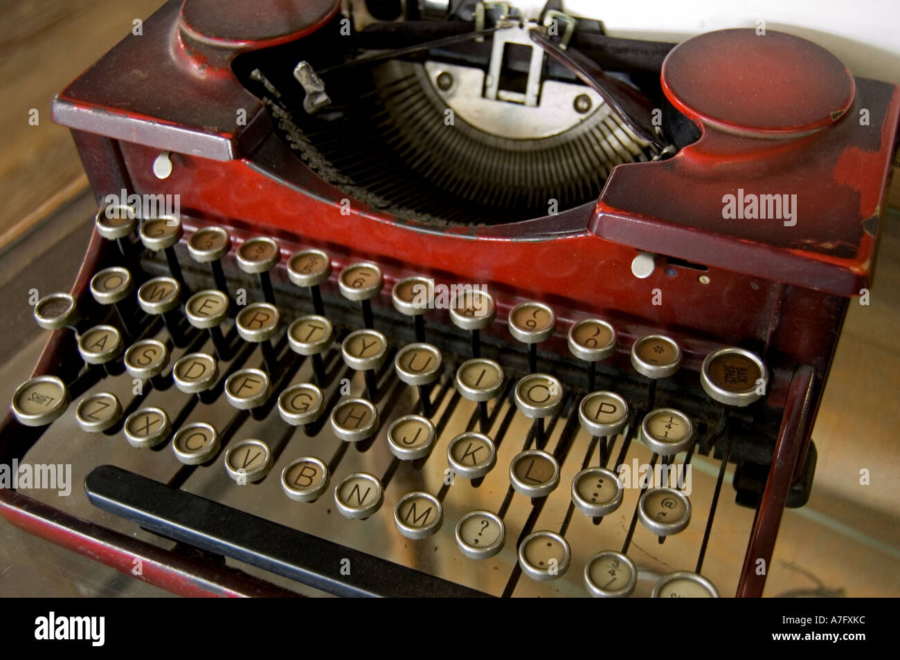 Old antique red typewriter Stock Photo - Alamy