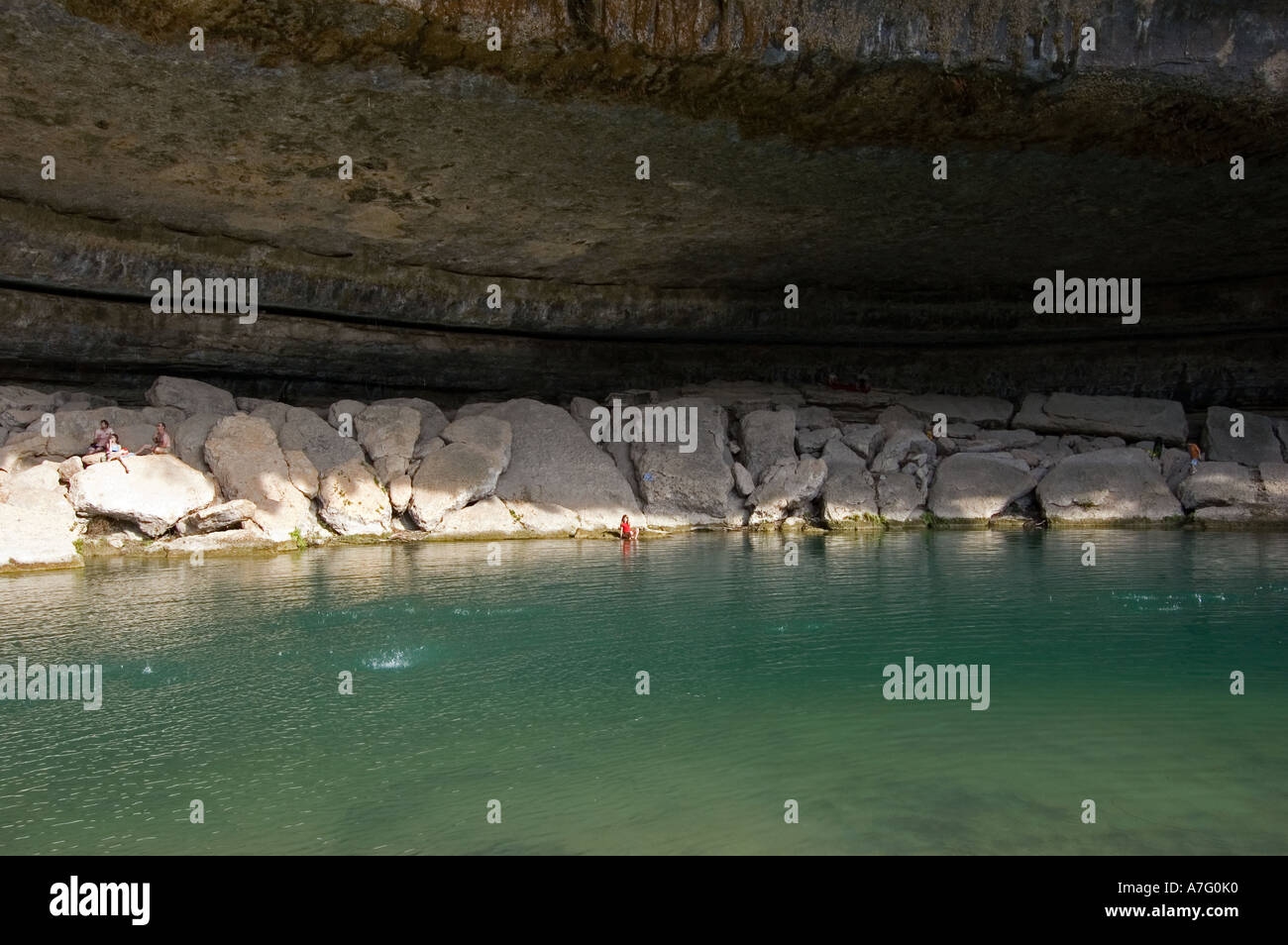 Rock overhang shelter hi-res stock photography and images - Alamy