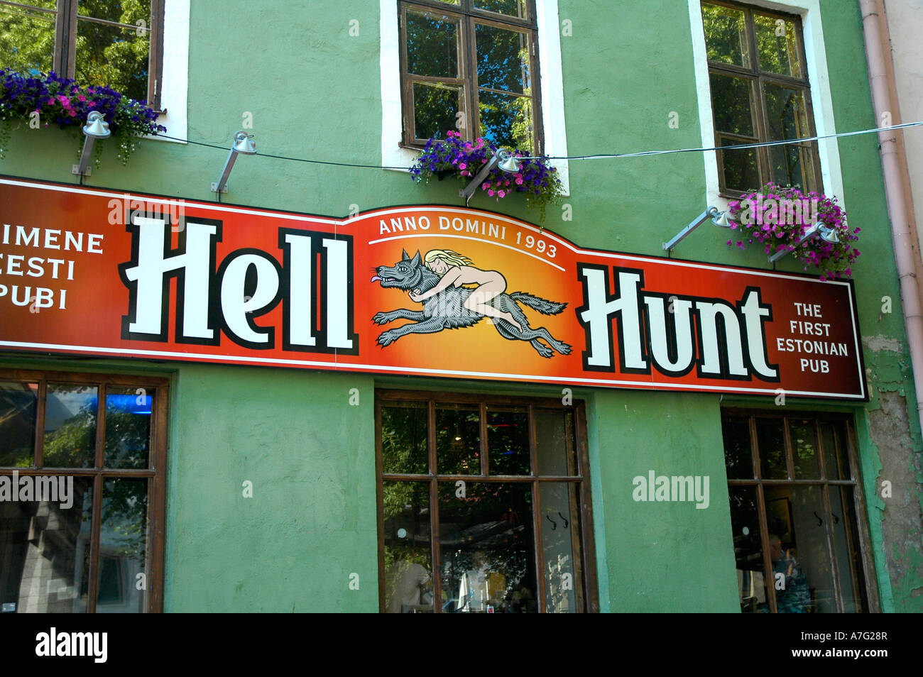 Pub sign, Hell Hunt, the gentle wolf Stock Photo - Alamy