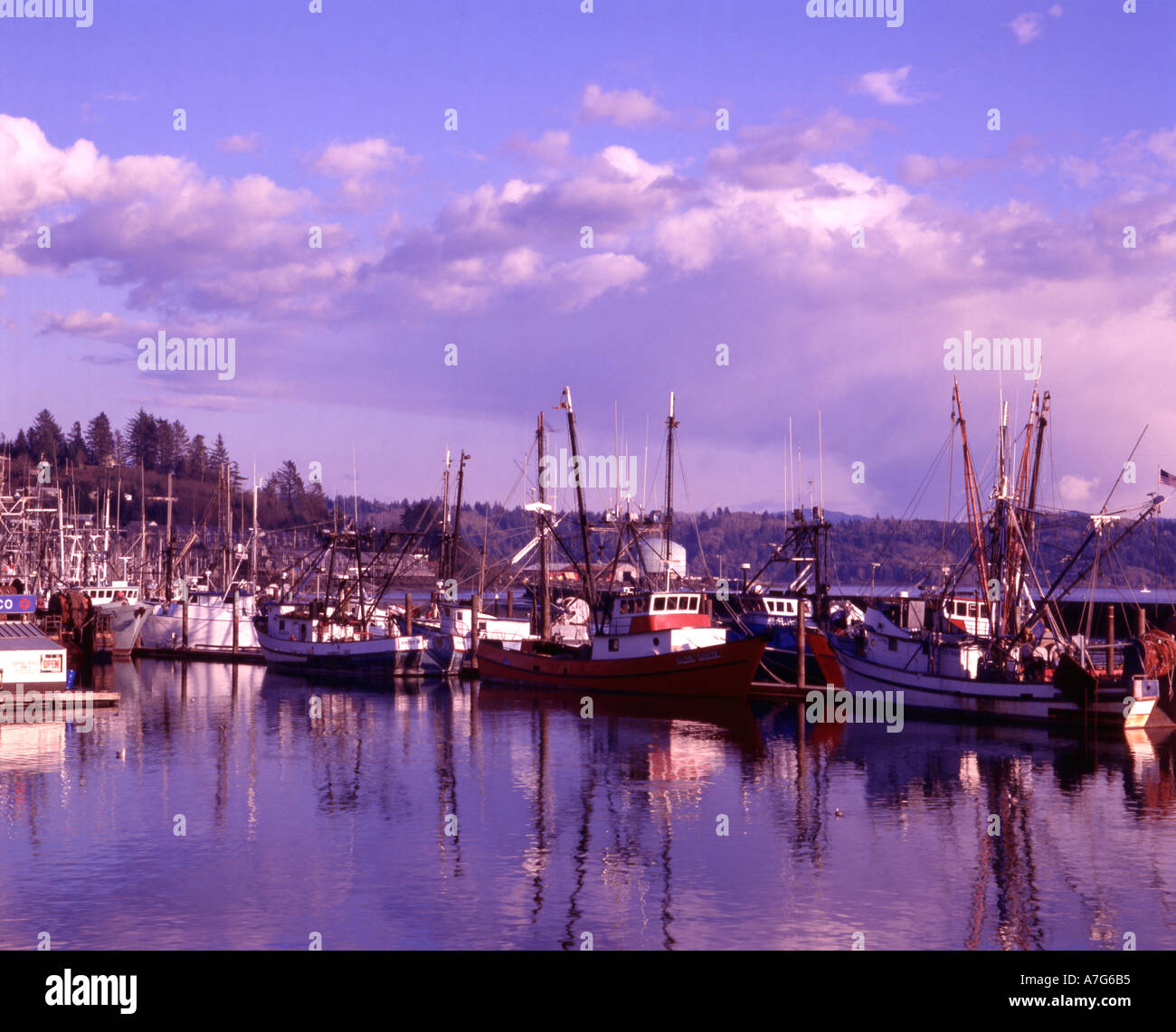 Refuge for small boats hi-res stock photography and images - Alamy