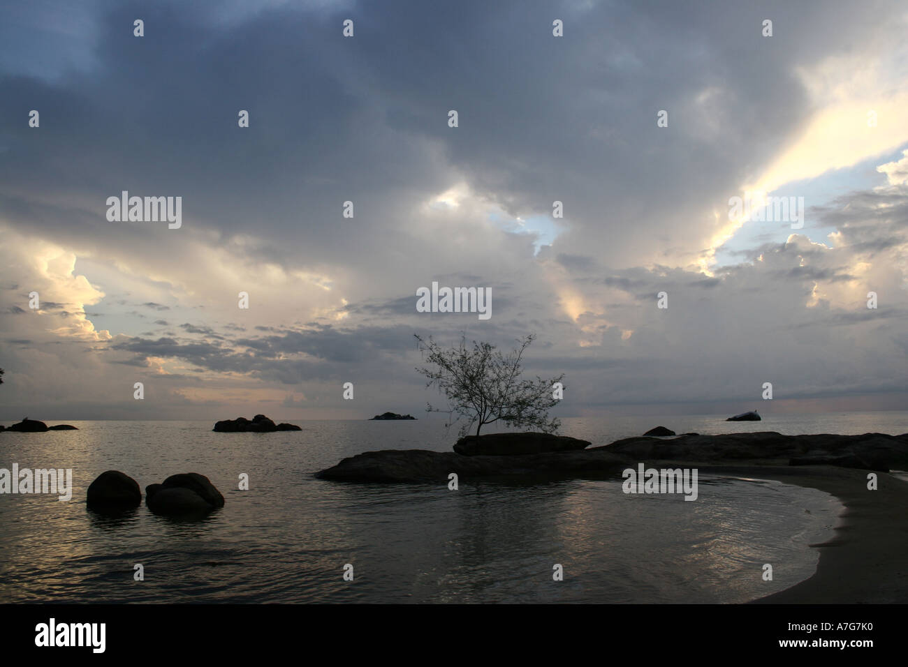 Malawi lakeshore hi-res stock photography and images - Alamy