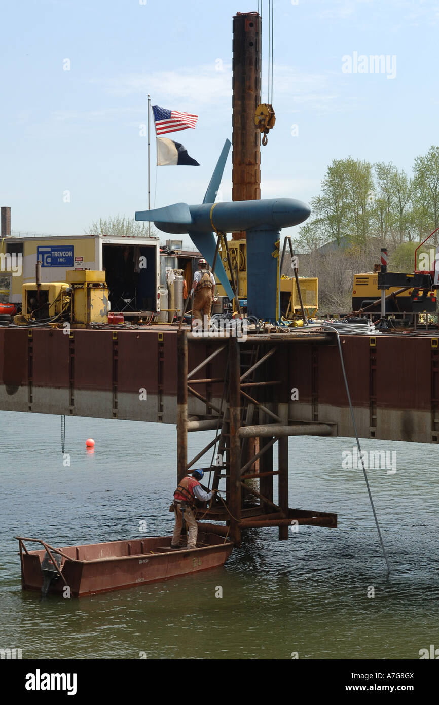 Verdant Power lowers the third of 6 turbines in the East Channel off of ...