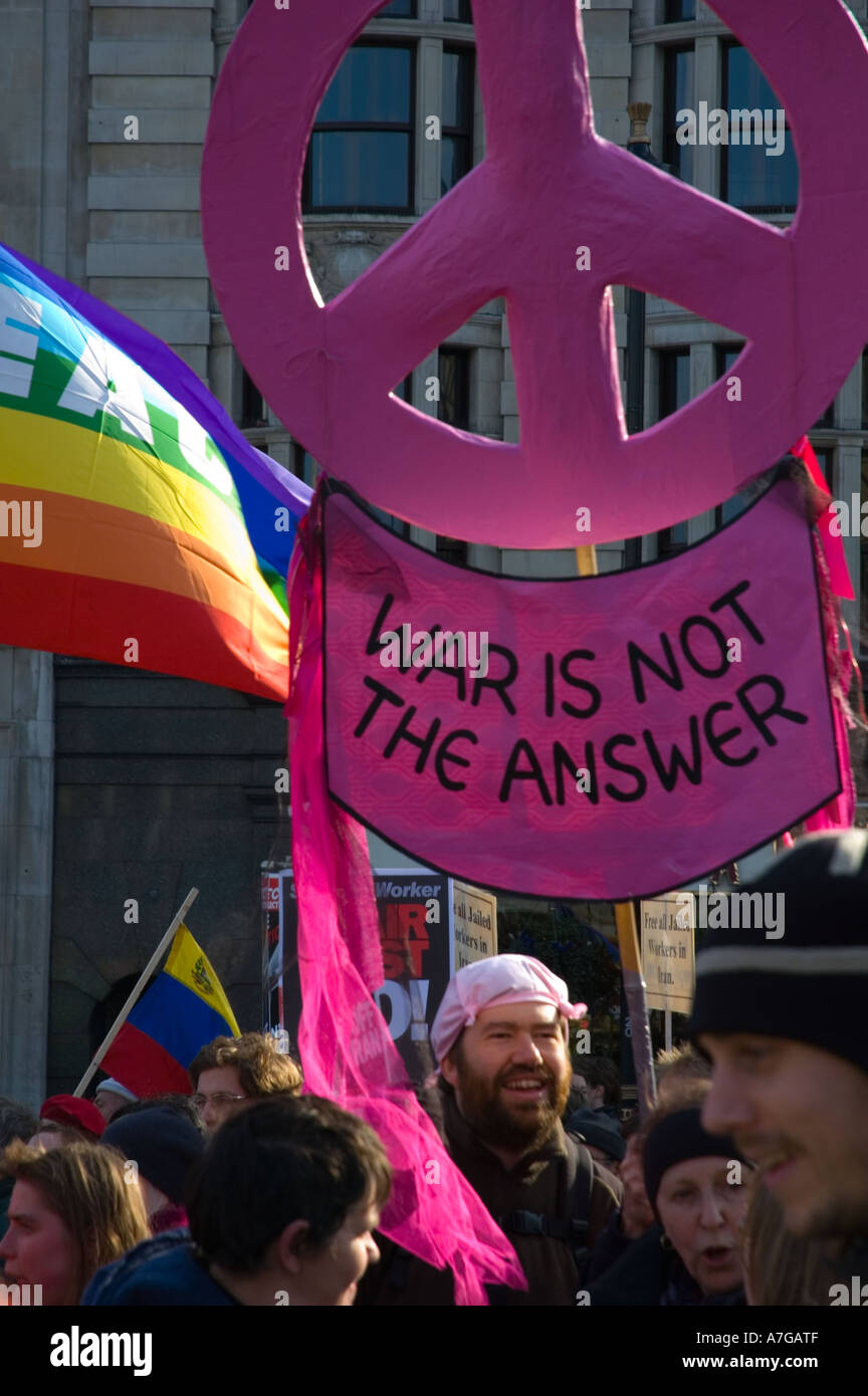 Peace sign protester hi-res stock photography and images - Alamy