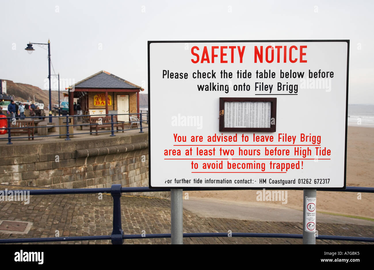 Tide warning sign hi-res stock photography and images - Alamy