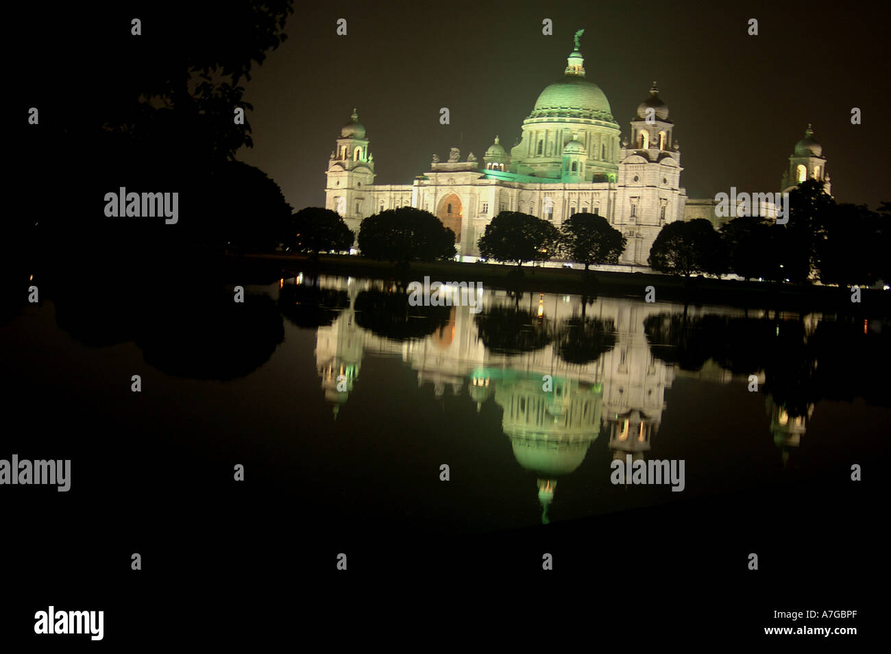 Night view victoria memorial calcutta hi-res stock photography and ...