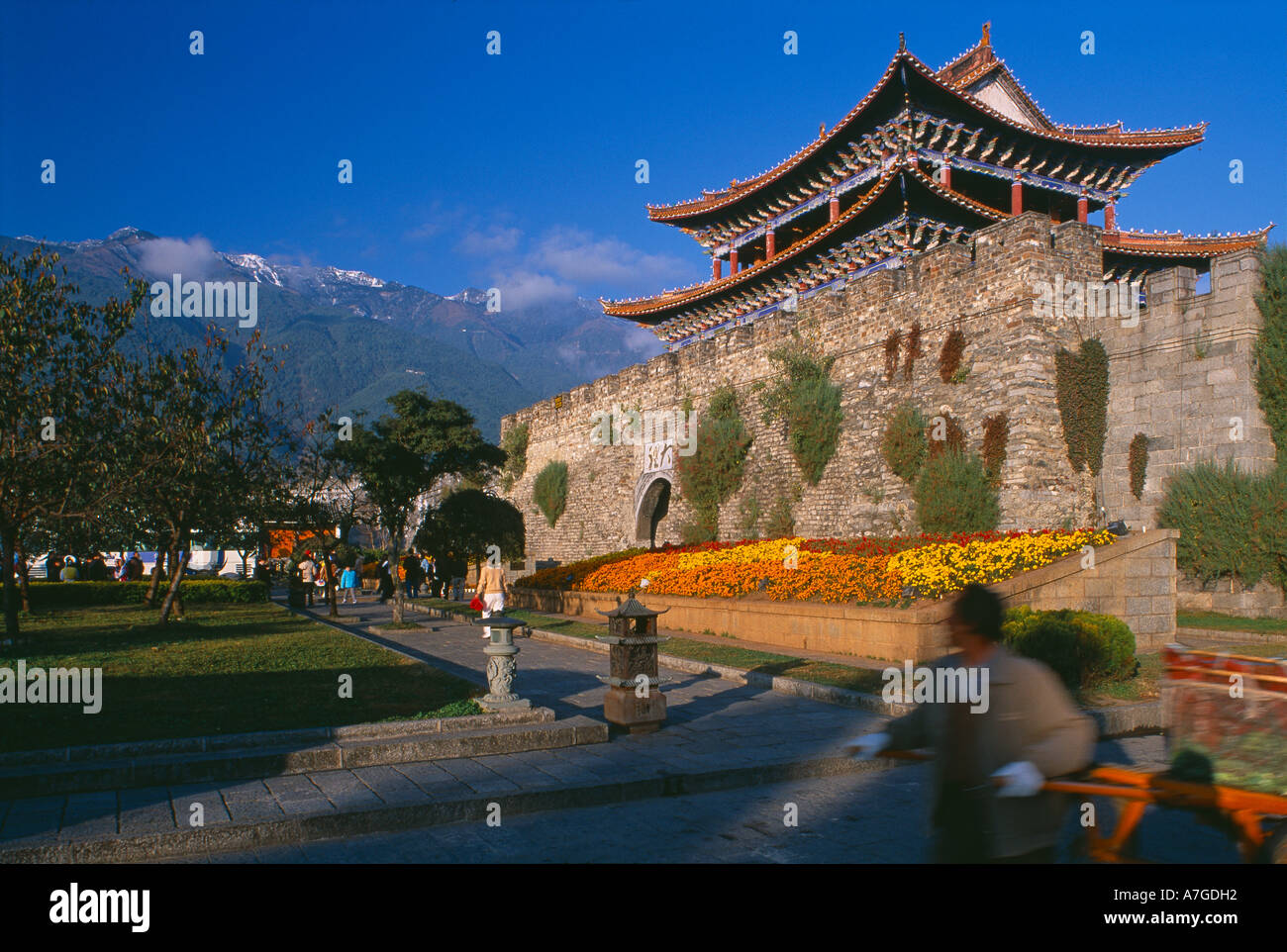 Gate dali china hi-res stock photography and images - Alamy