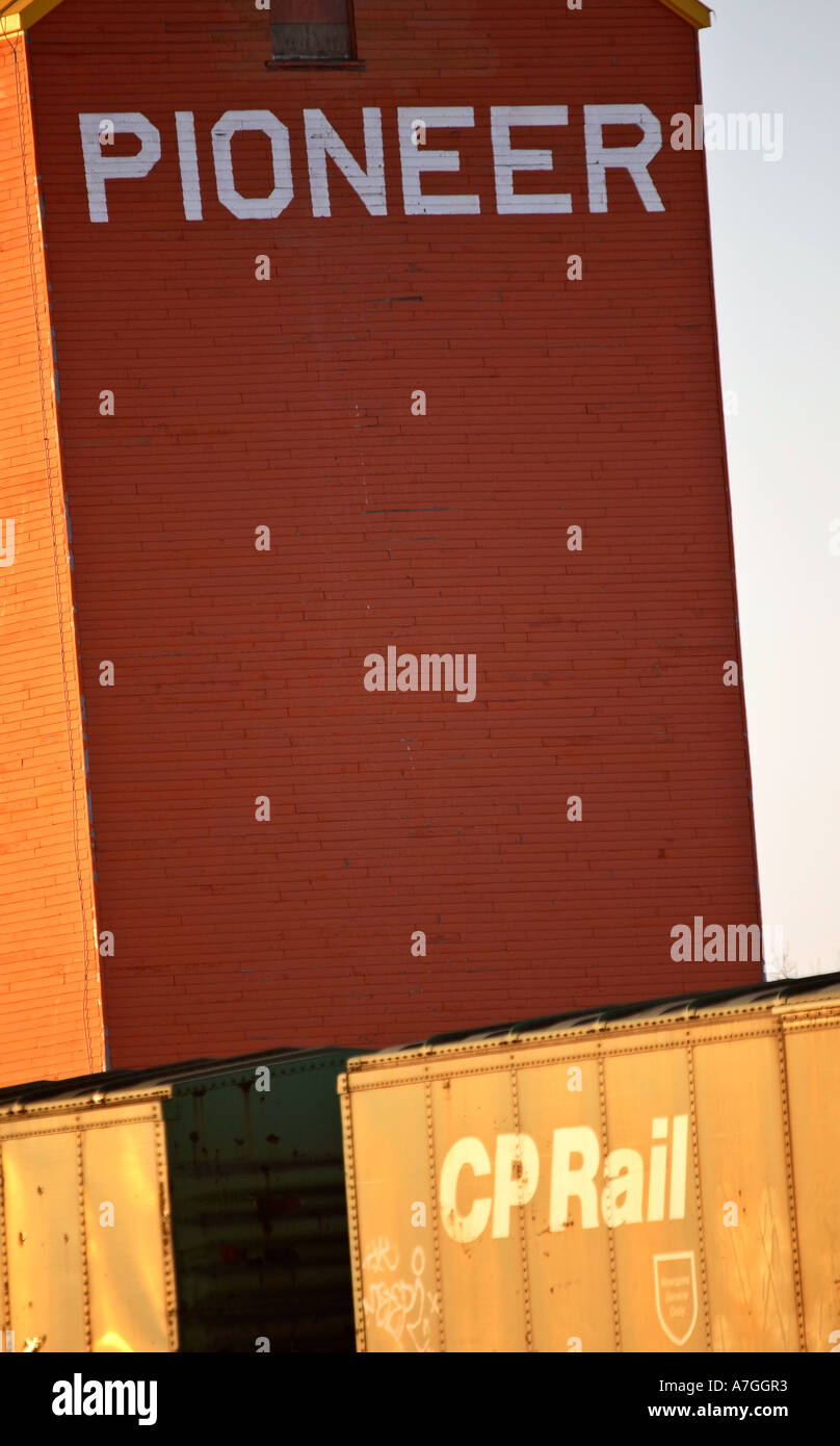 Grain elevator at Tuxford in scenic Saskatchewan Canada Stock Photo - Alamy