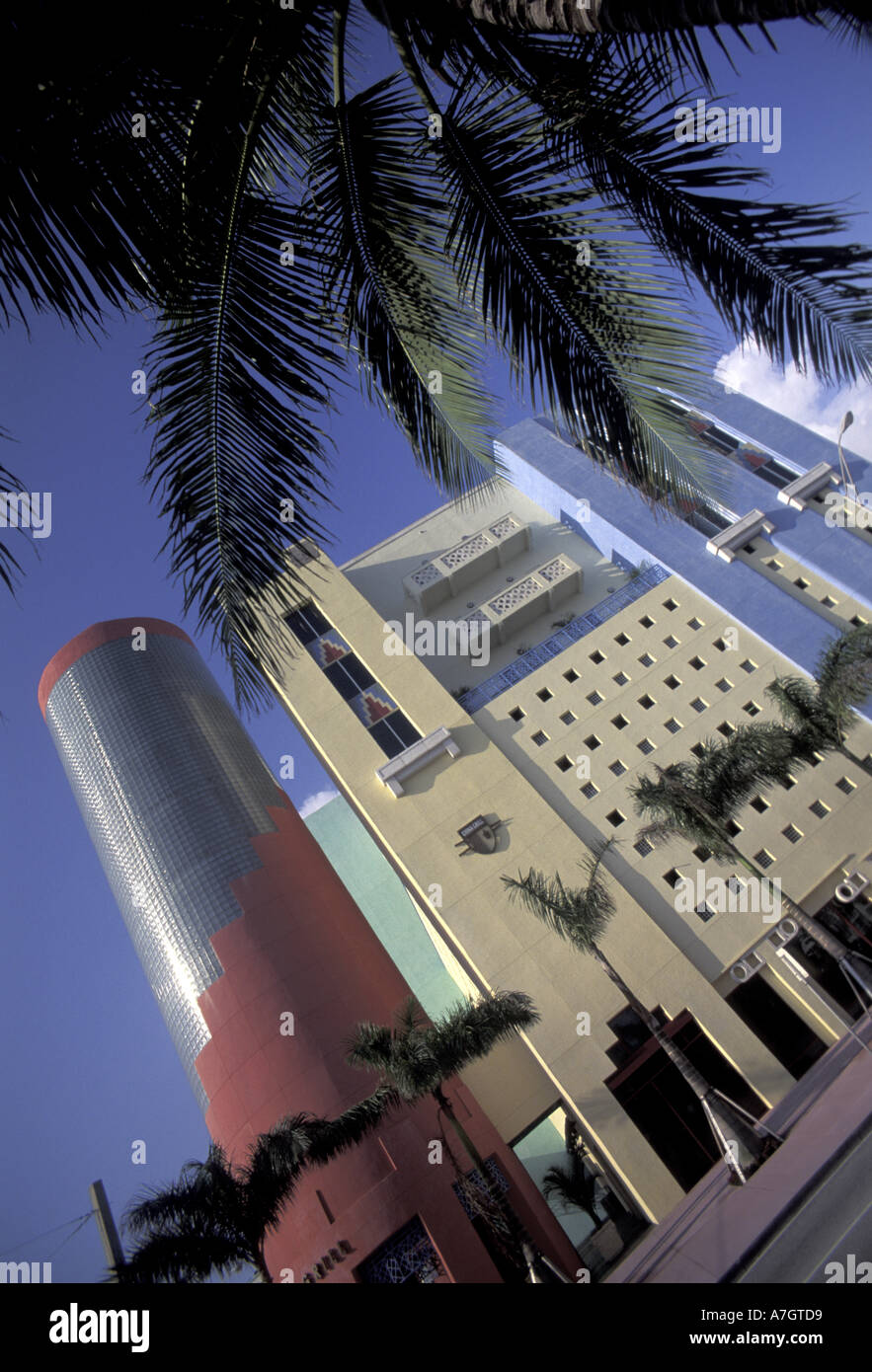 Miami beach street angle hi-res stock photography and images - Alamy