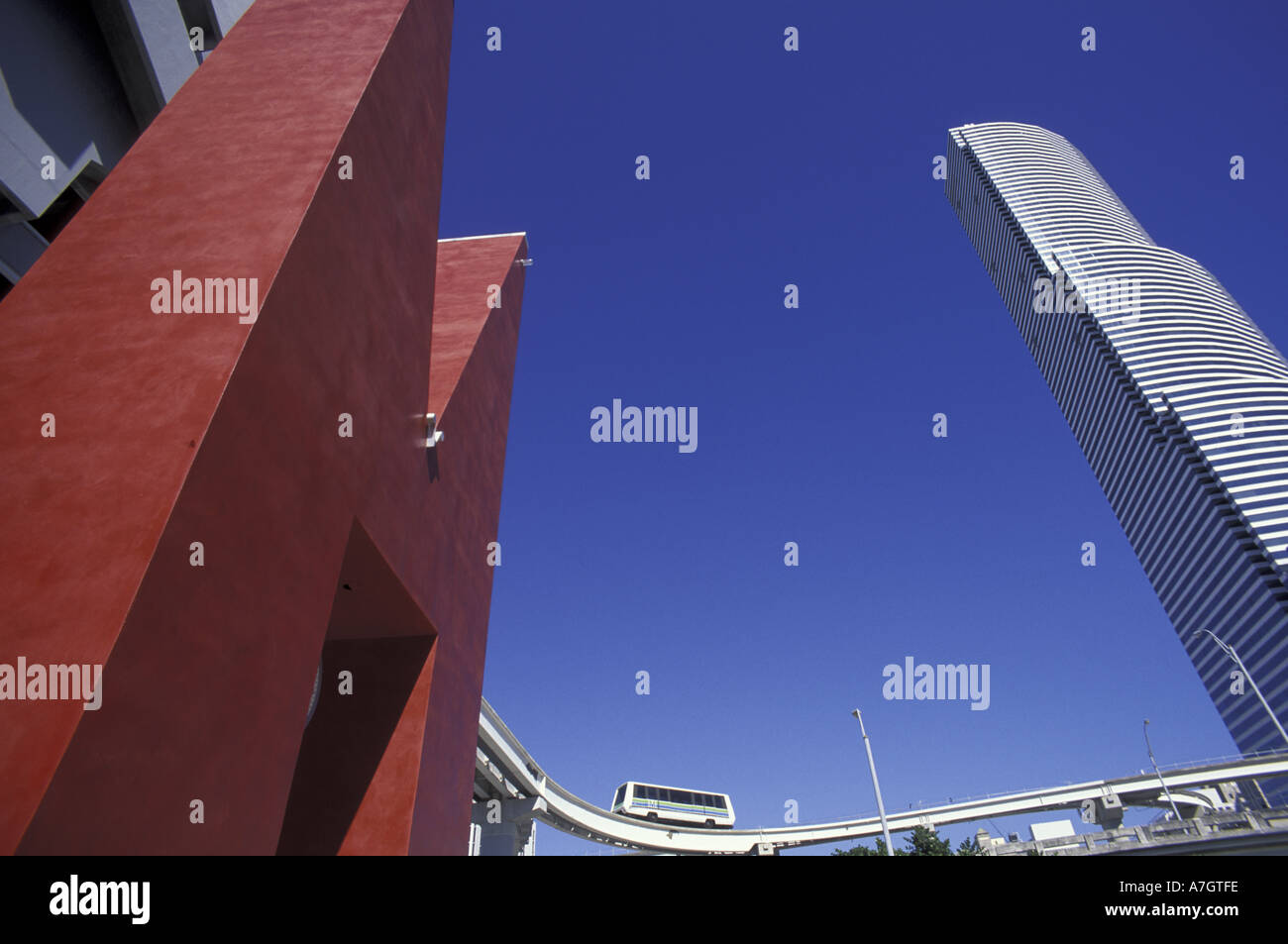 Downtown miami metro mover hi-res stock photography and images - Alamy