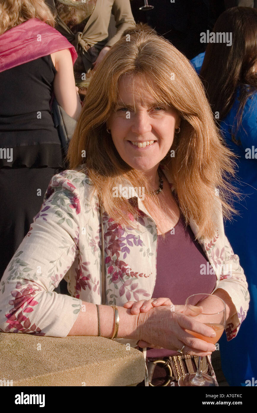 Female wedding guest hi-res stock photography and images - Alamy